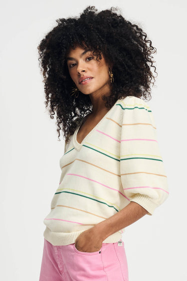 Fashion in bold colours and prints | Dare to be colourful – POM Amsterdam