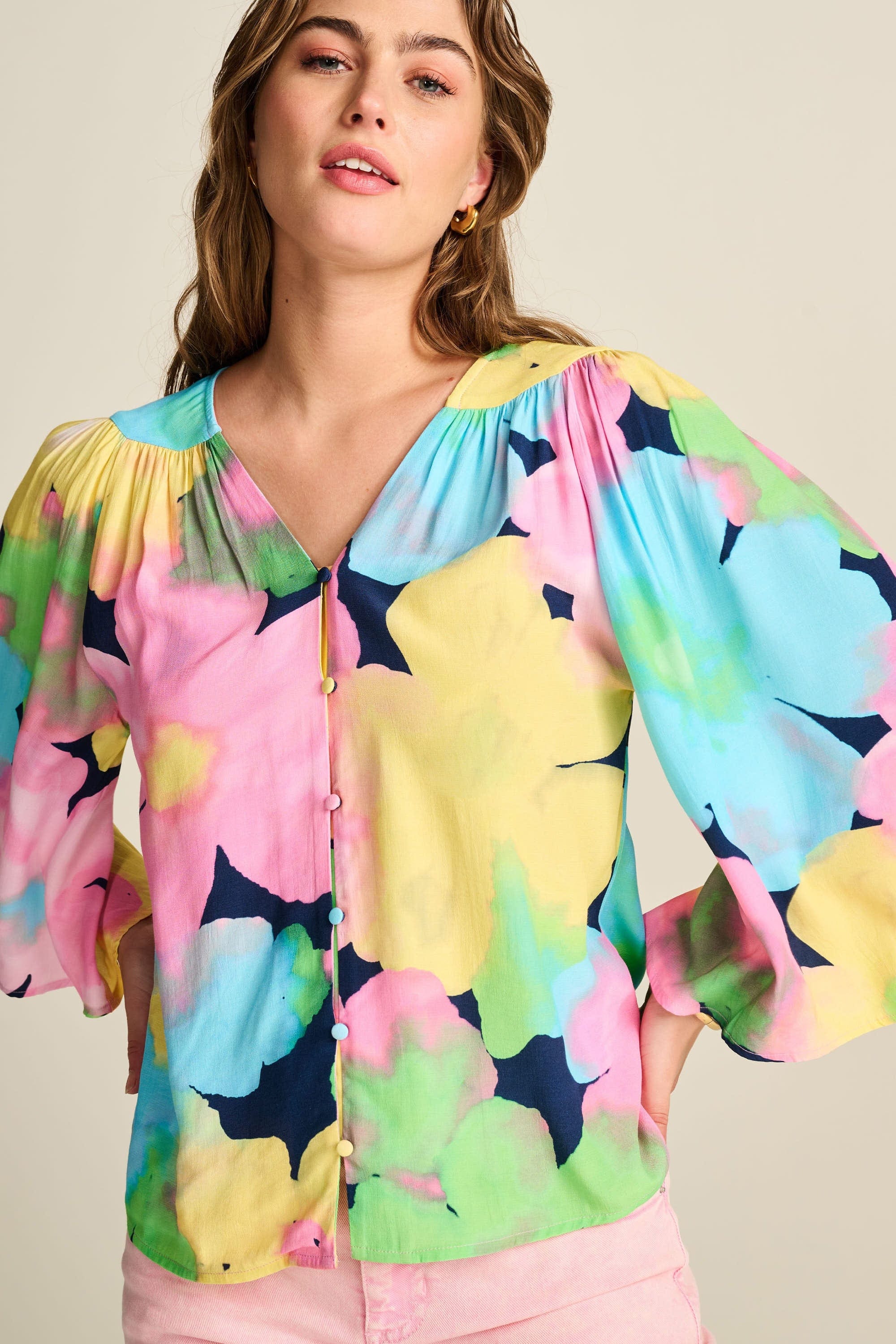 Kleurrijke dames blouses bij POM Amsterdam