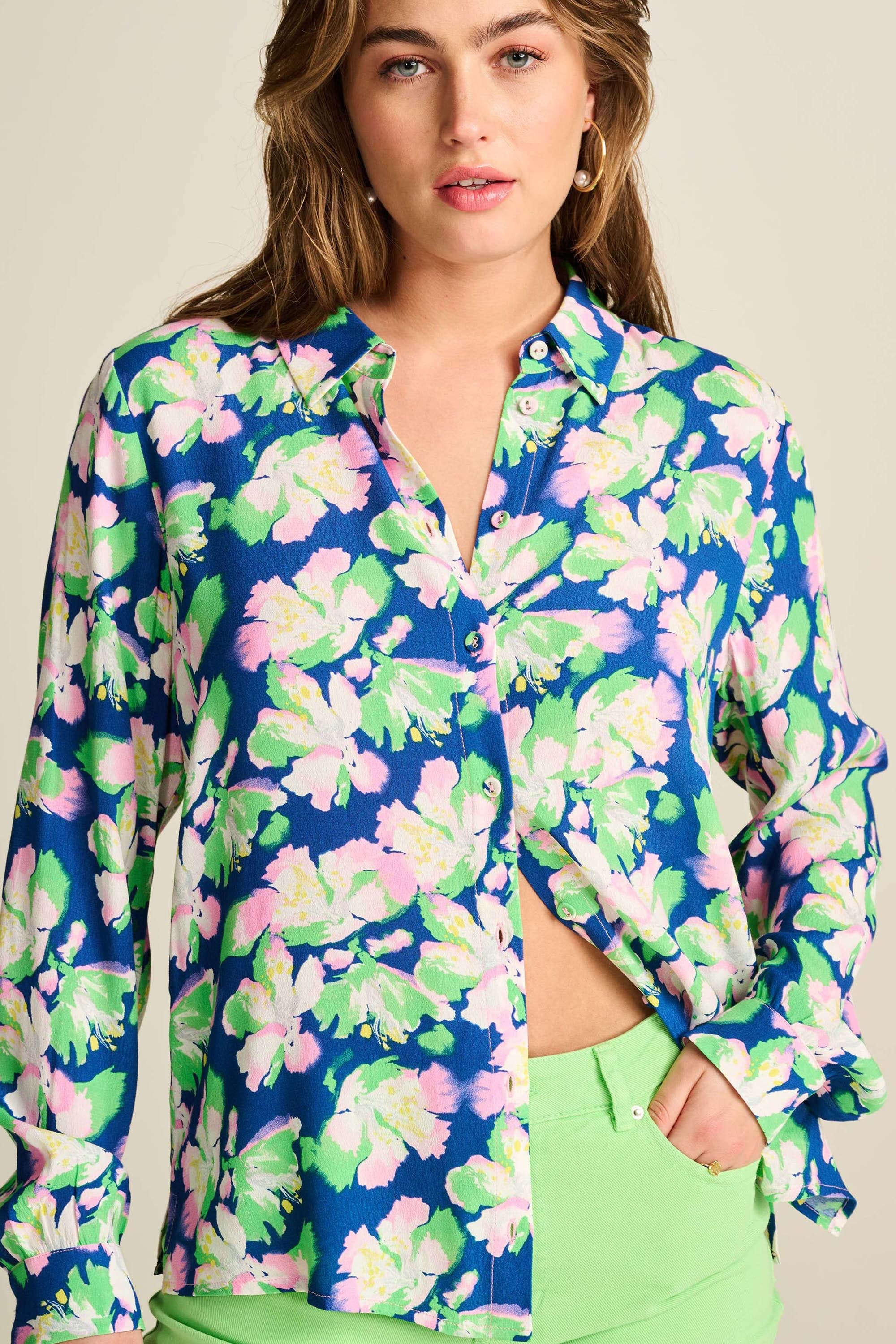 Kleurrijke dames blouses bij POM Amsterdam